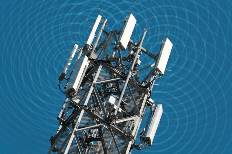 RF receiver noise floor and SNR in high-performance spectrum monitoring